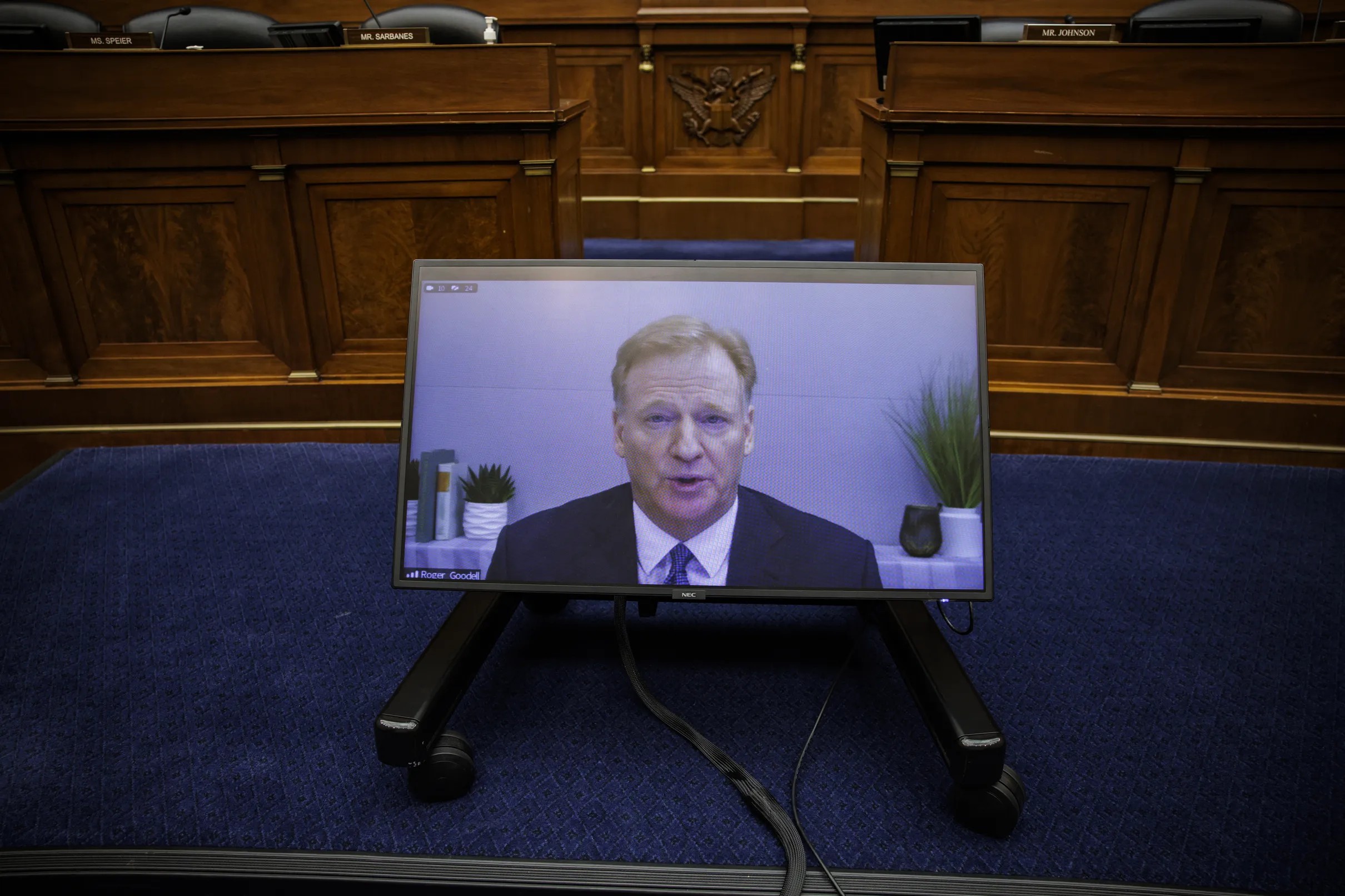 Lawyers For Former Washington Employees Threaten To Sue The Nfl If They