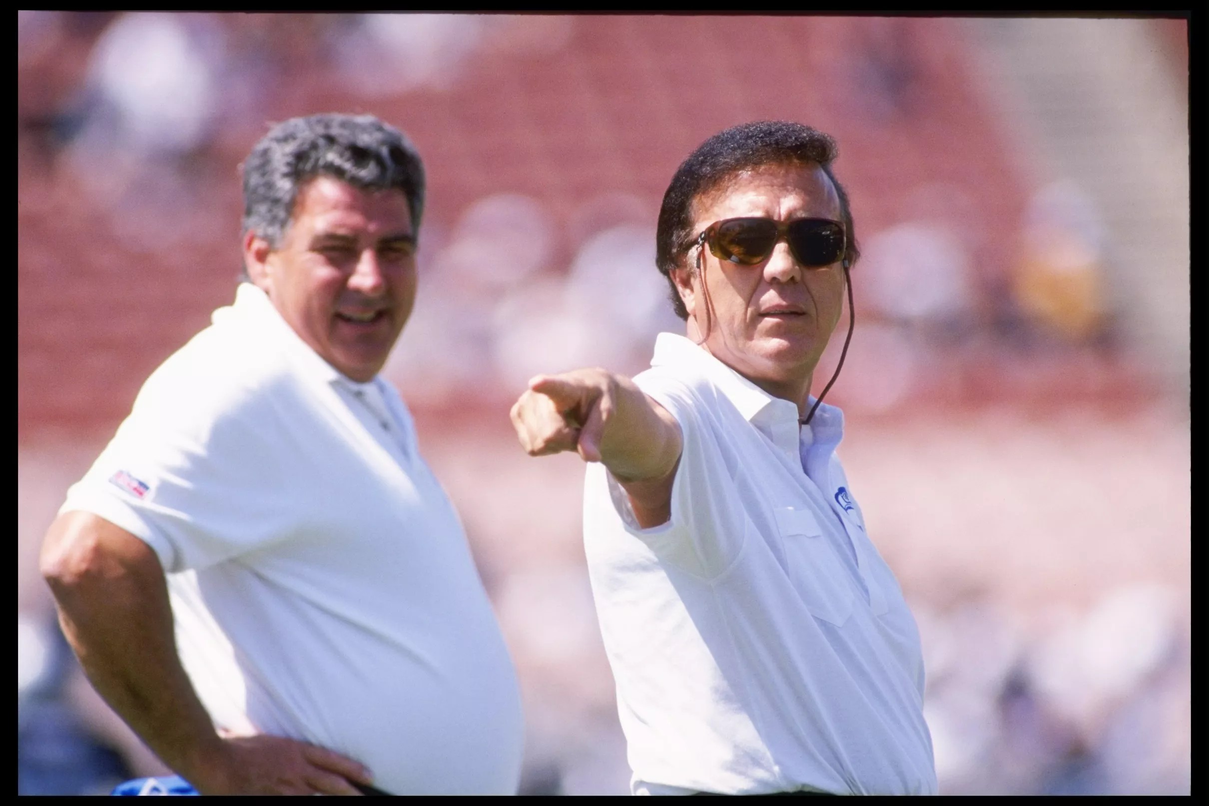 Raiders 2-time Super Bowl winning head coach Tom Flores makes it ... Raiders 2-time Super Bowl winning head coach Tom Flores makes it ...