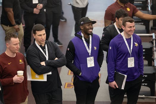 Vikings Gm Kwesi Adofo Mensah Starting To Show His Blueprint For Kirk