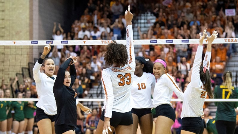 No. 1 Volleyball takes top spot in AVCA poll