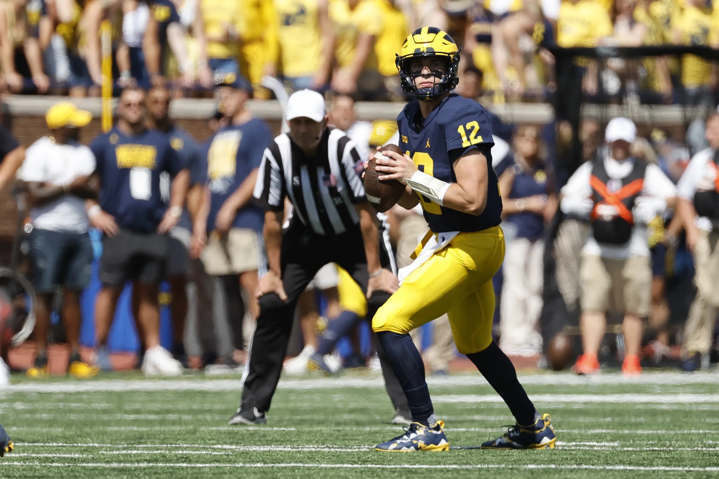 Hawkeye Football Michigan Qb Cade Mcnamara Transferring To Iowa