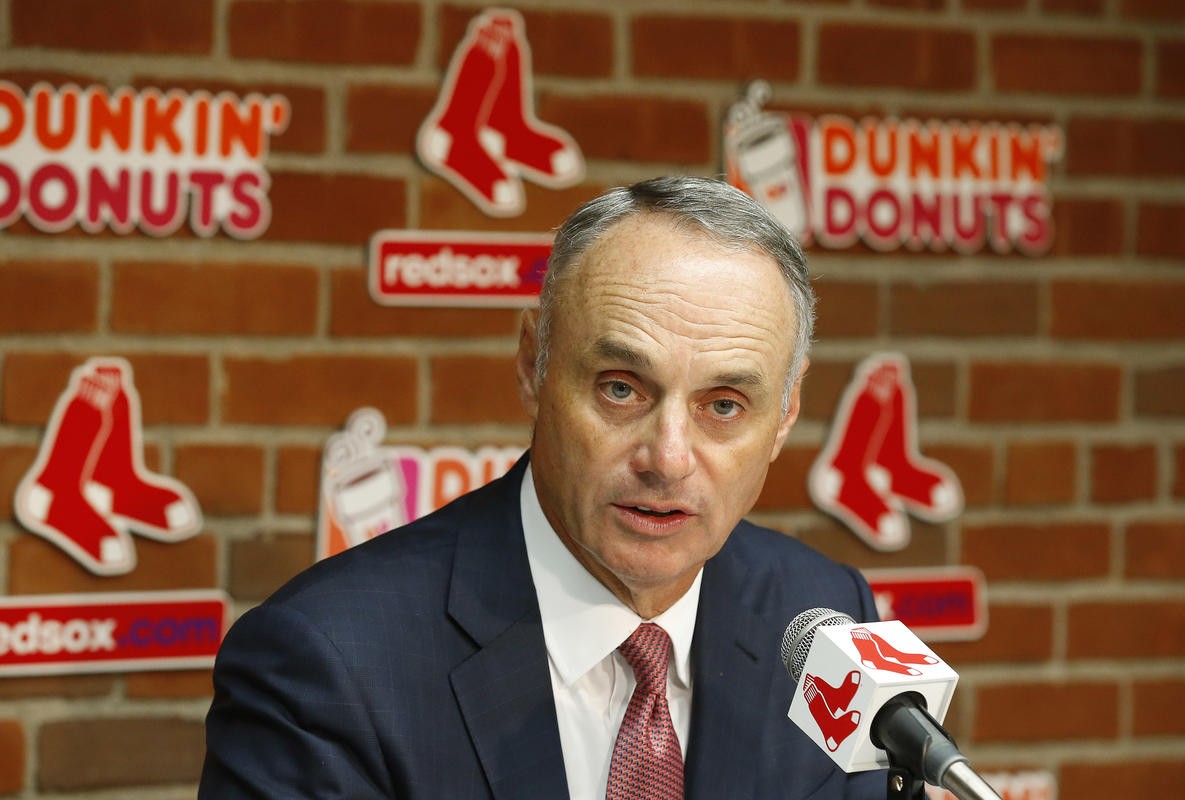 Mlb Punishes Red Sox With Only A Fine For Apple Watch Scandal