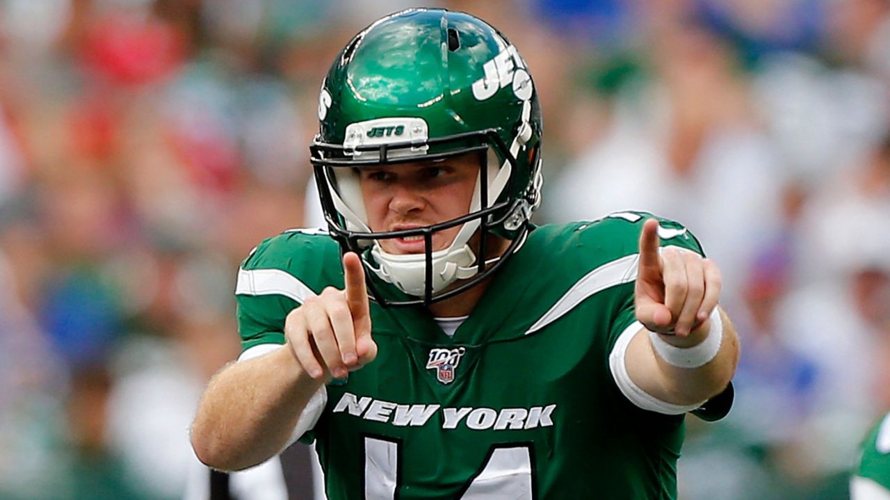 Sam Darnold returns to practice with the Jets as he awaits clearance to play