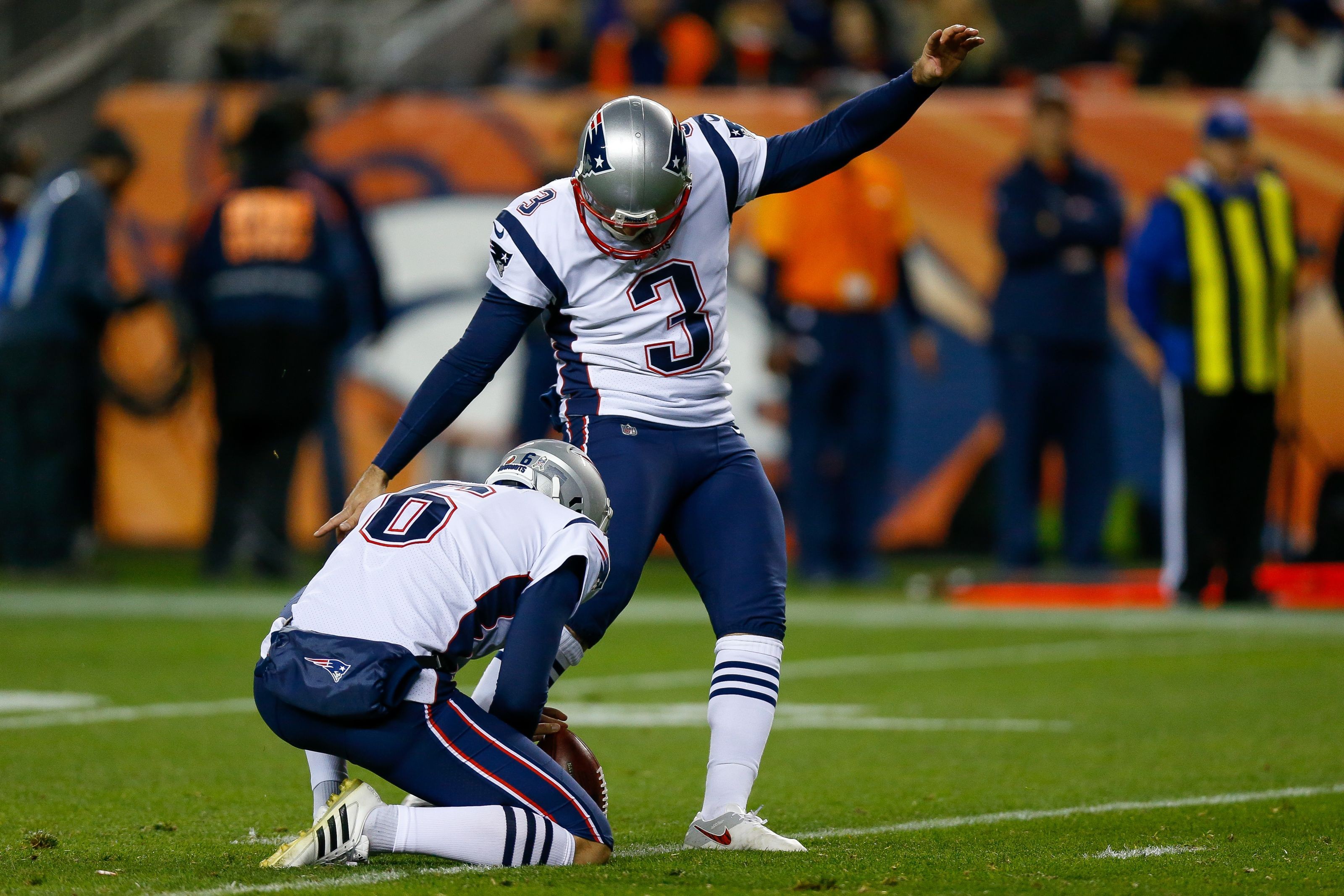 Should Chicago Bears Get Veteran Kicker? Should Chicago Bears Get Veteran Kicker?