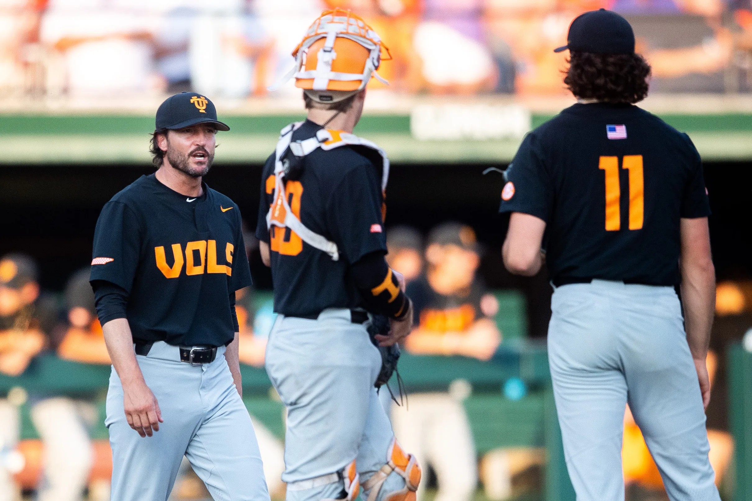 Tony Vitello breaks down Tennessee’s wild 14-inning win over Clemson