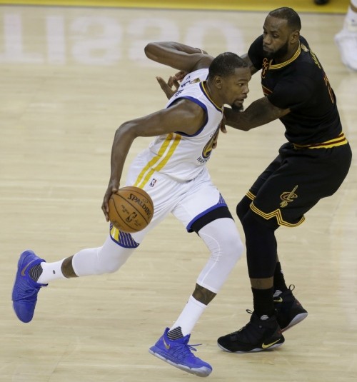 LeBron Reportedly Assisted Durant In Making A Hip Hop Song In Akron 