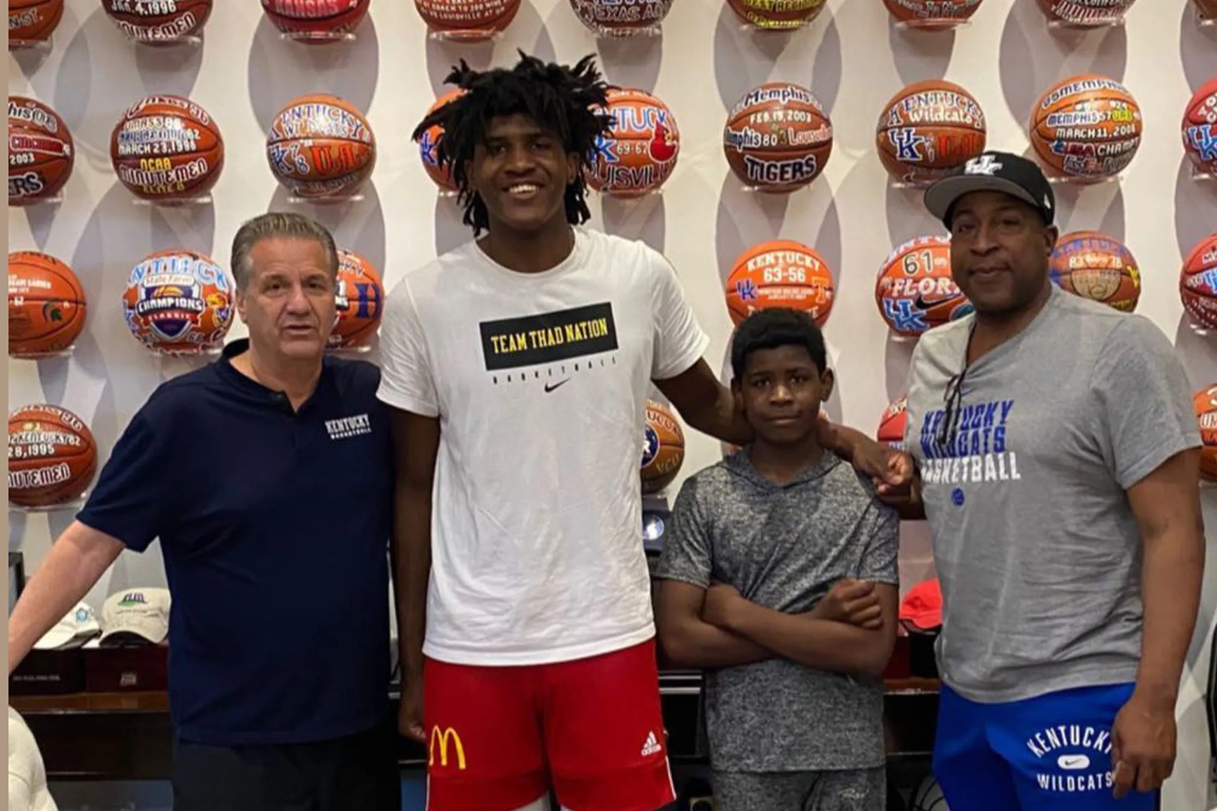 John Calipari and Chin Coleman visit Jayden Quaintance