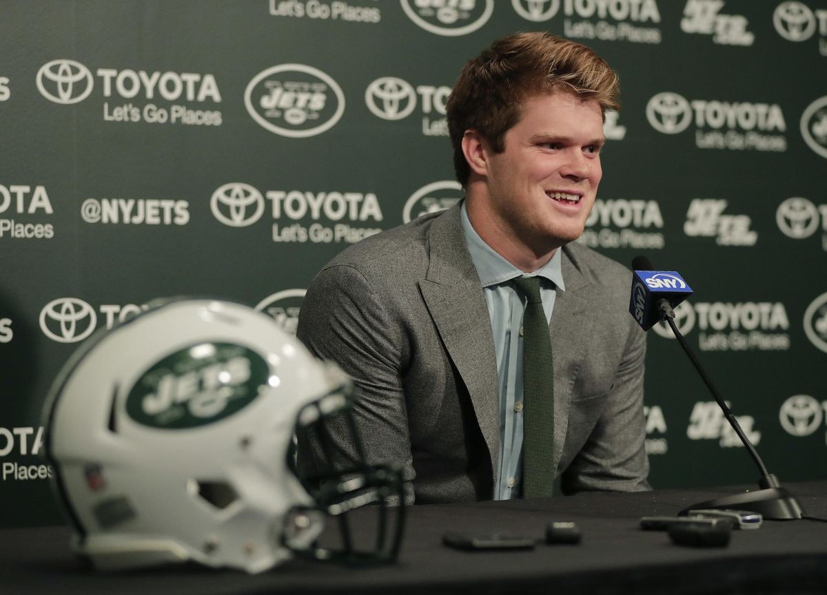 Jets rookie quarterback Sam Darnold prepares for life on — and off — the field