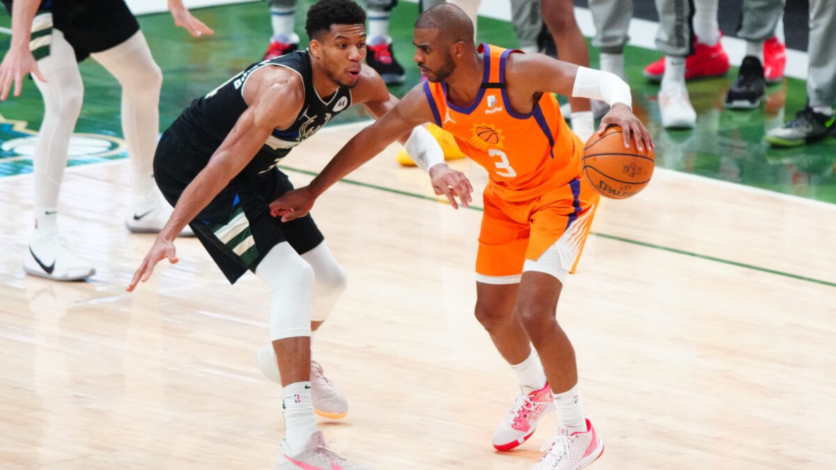 Suns Retain Chris Paul Signing Him to a Four-Year Deal