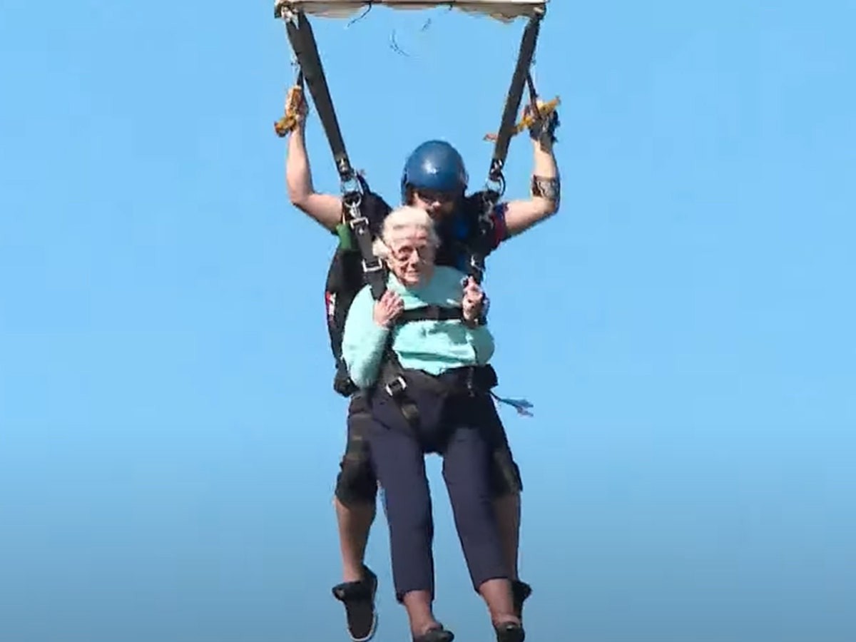 104 Year Old Woman Dies Days After Record Setting Skydiving