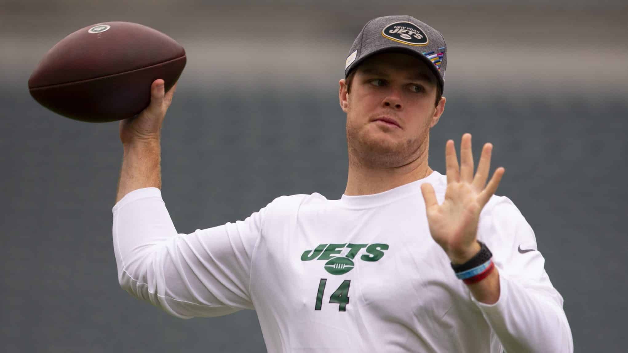 New York Jets QB Sam Darnold is working out on the beach again (Video)