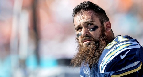 Source: Ravens cut six-time Pro Bowler Weddle