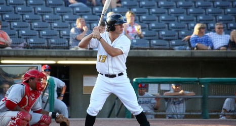 Yeudy Garcia and Michael Suchy Take Home SAL Honors