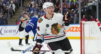 Chicago Blackhawks Rumors & News (with highlights & scores!)