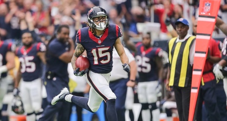 DeAndre Hopkins continues to move the chains