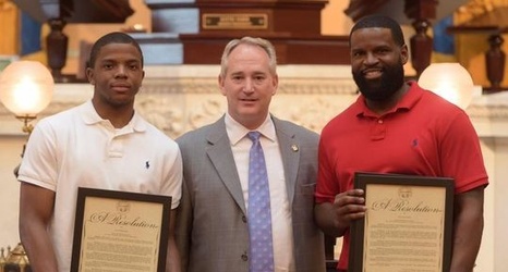 Dad helps Xavier Simpson work his way to Michigan