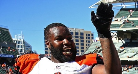 Bengals place Andre Smith on IR, sign Jamon Meredith