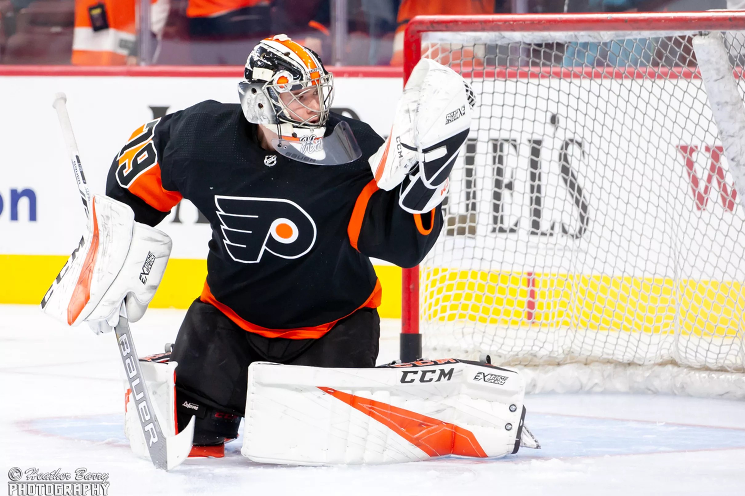 How Carter Hart shapes up against NHL starters this season