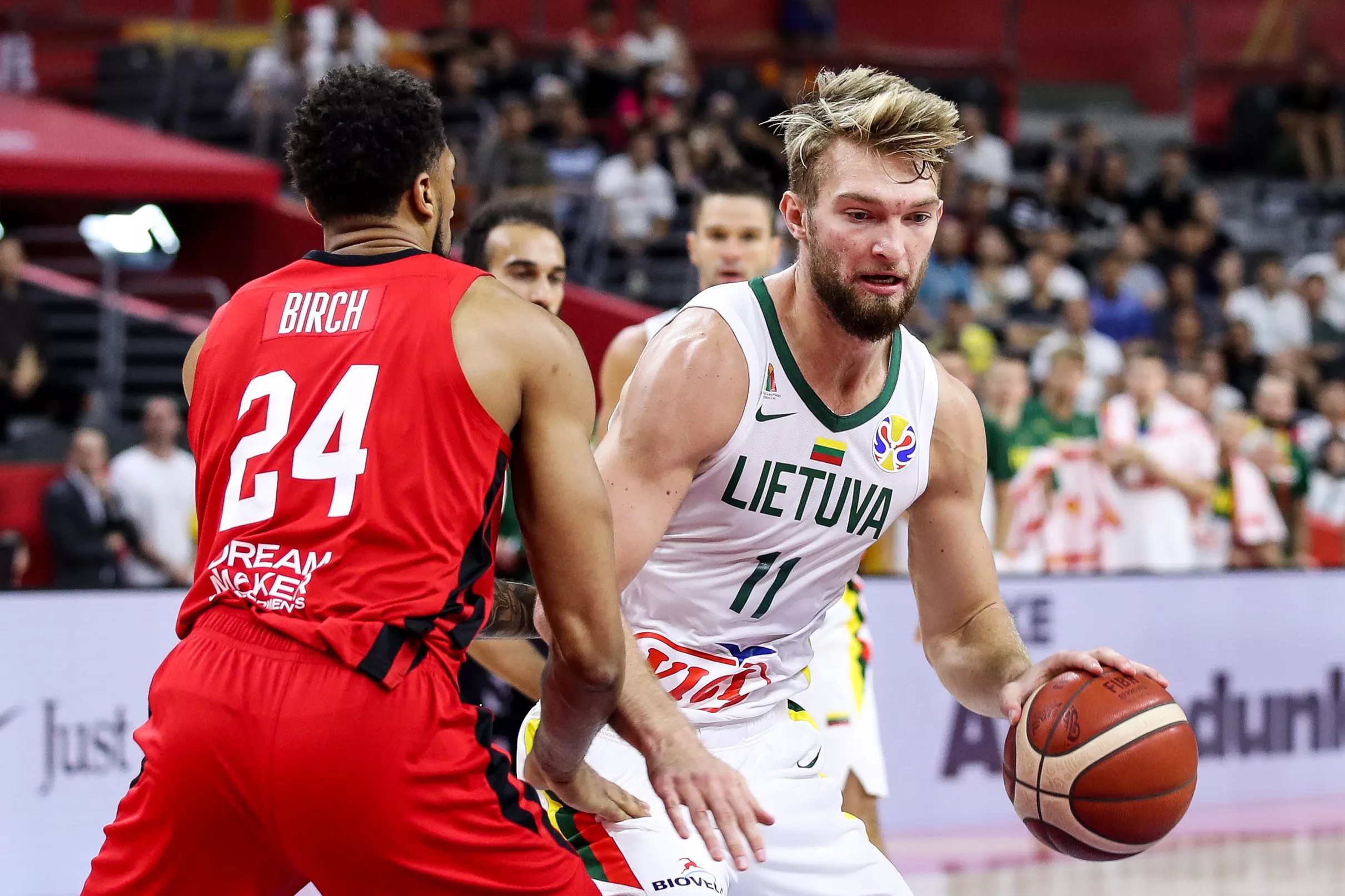 Sabonis helps Lithuania qualify for second round with win over Canada