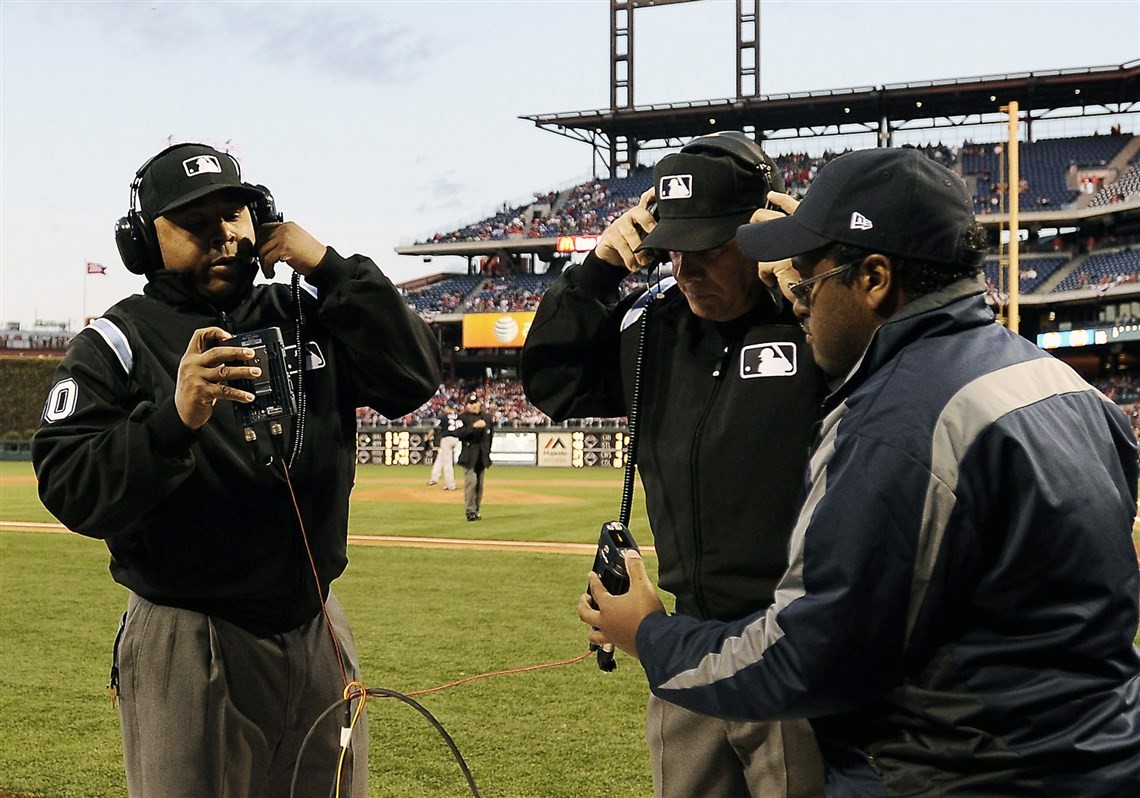 Pirates staff takes a tour of MLB's replay center