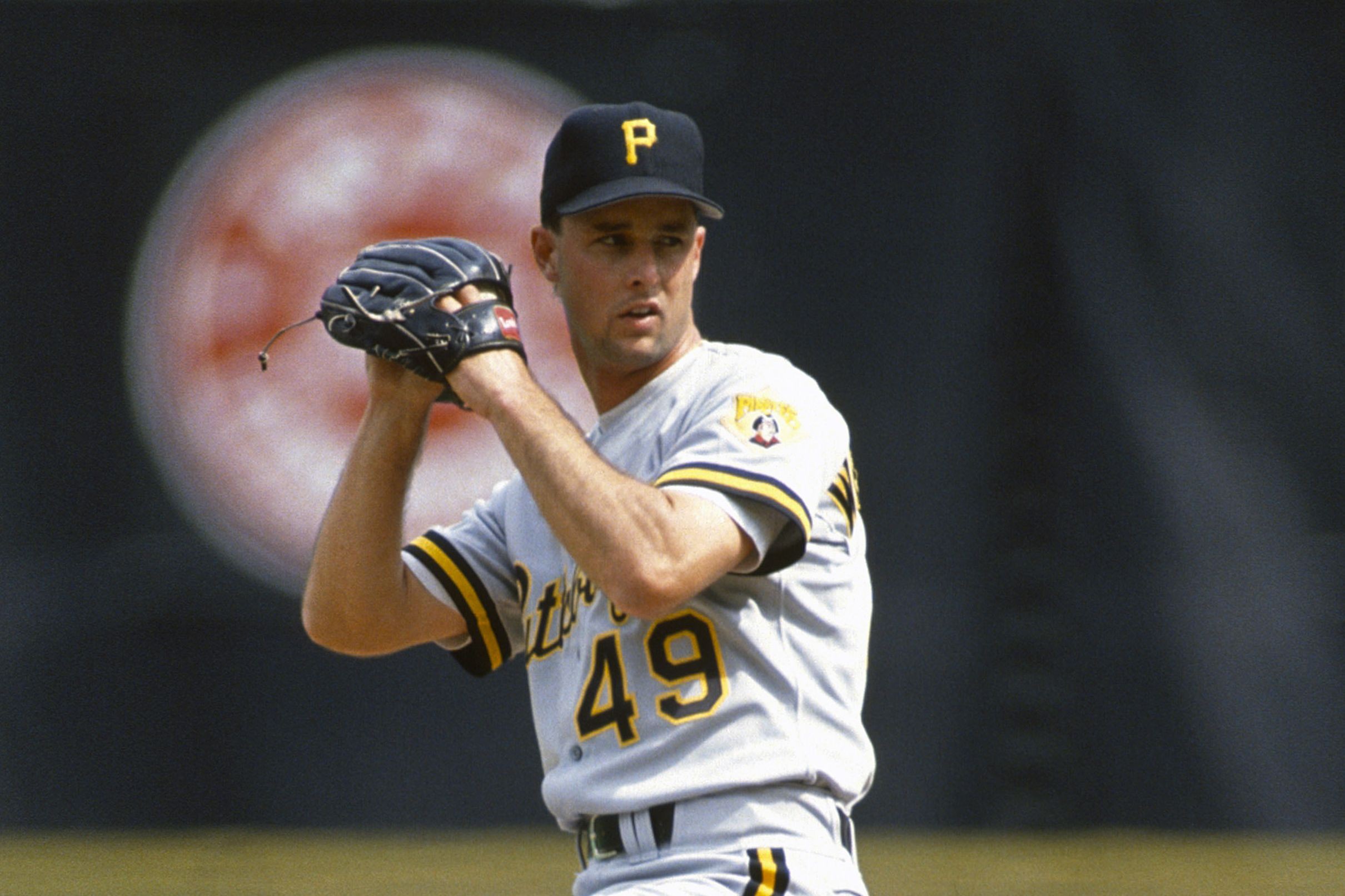 Former Pirate and Roberto Clemente Award winner Tim Wakefield passes ...
