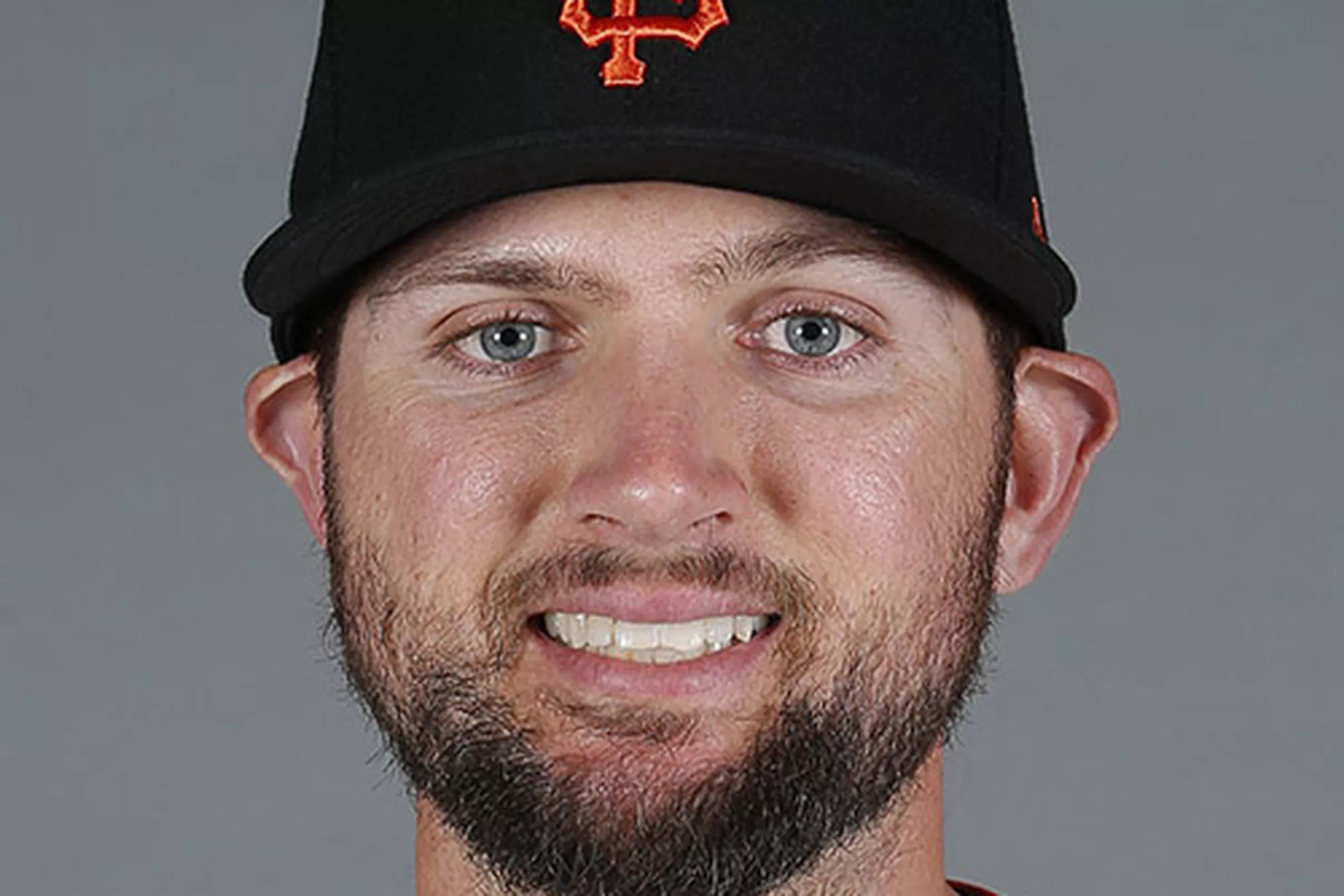 Yankees claim Jake Barrett from Pirates