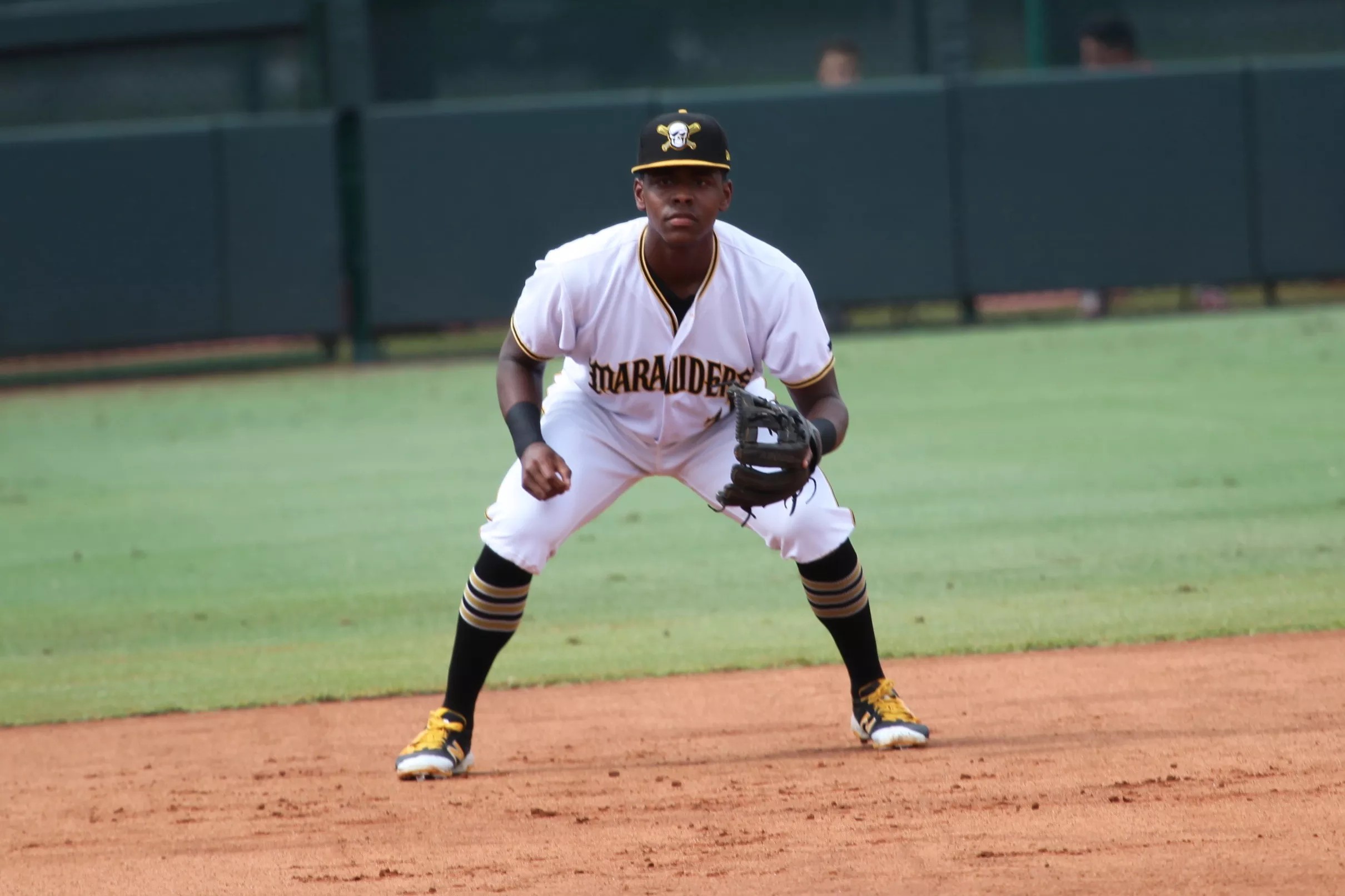 Ke’Bryan Hayes, Edwin Espinal win gold gloves