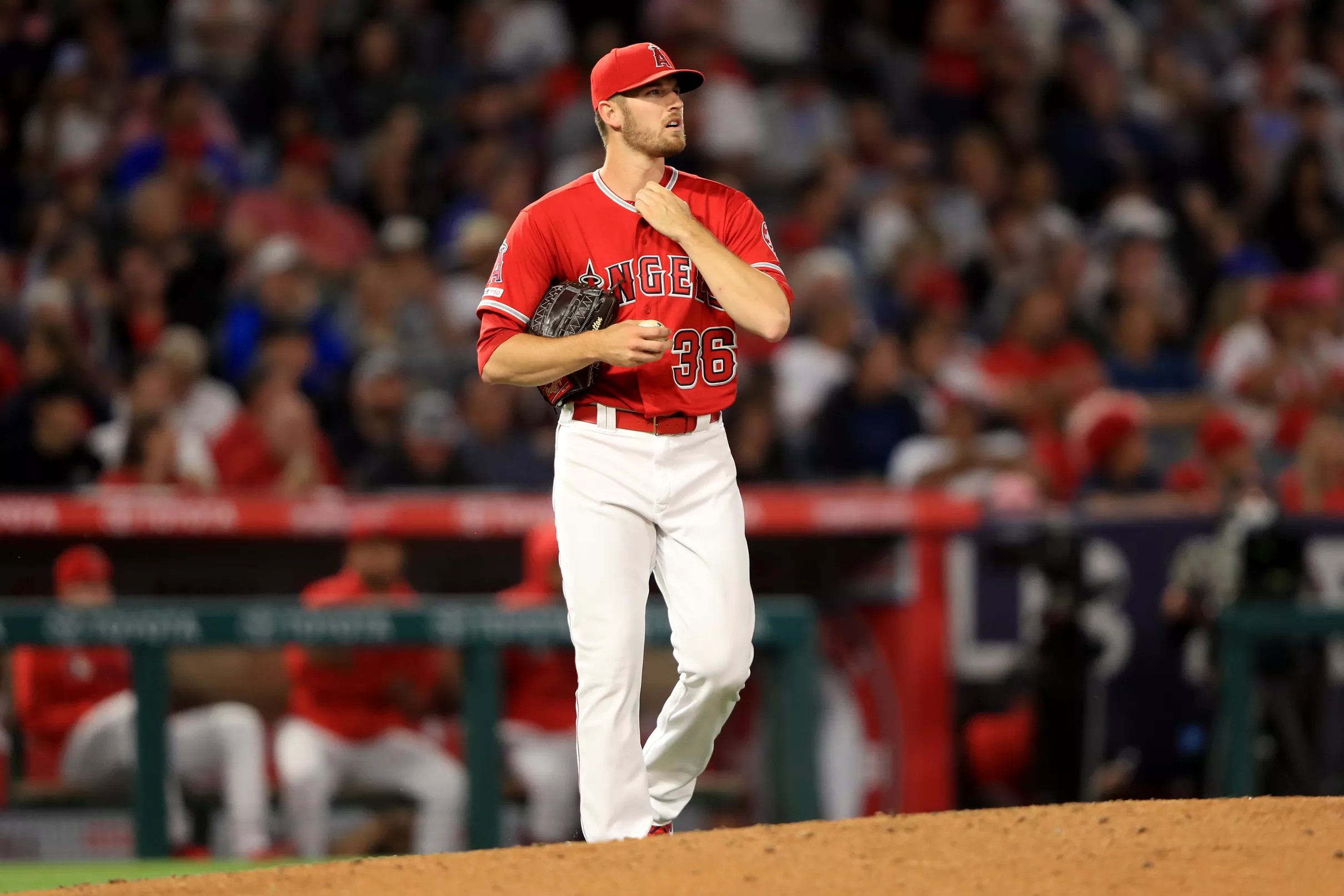 Pirates claim RHP Chris Stratton from Angels
