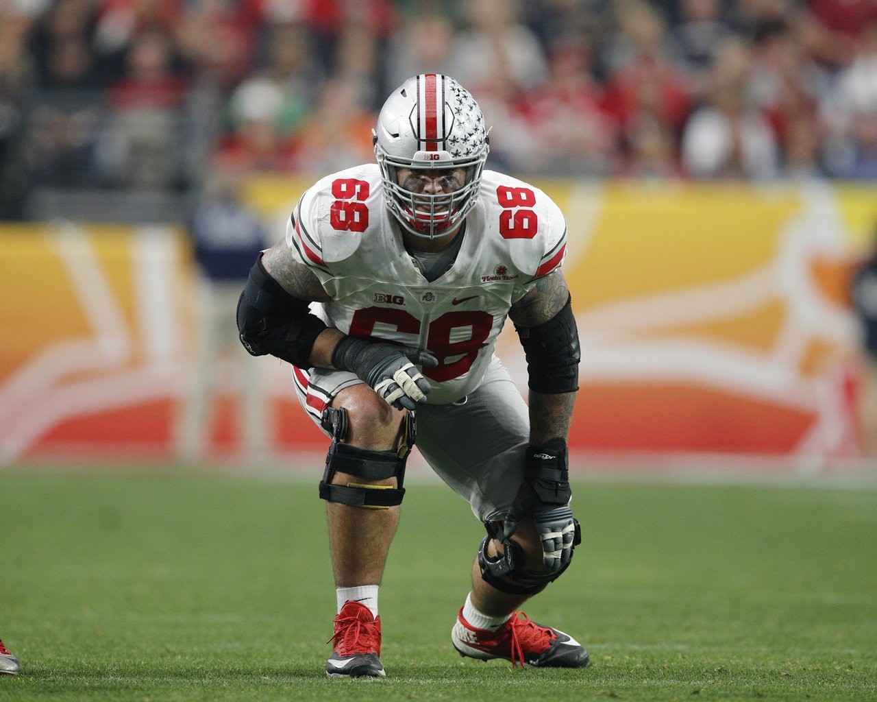 Taylor Decker Uses Size, Basketball Background To His Advantage