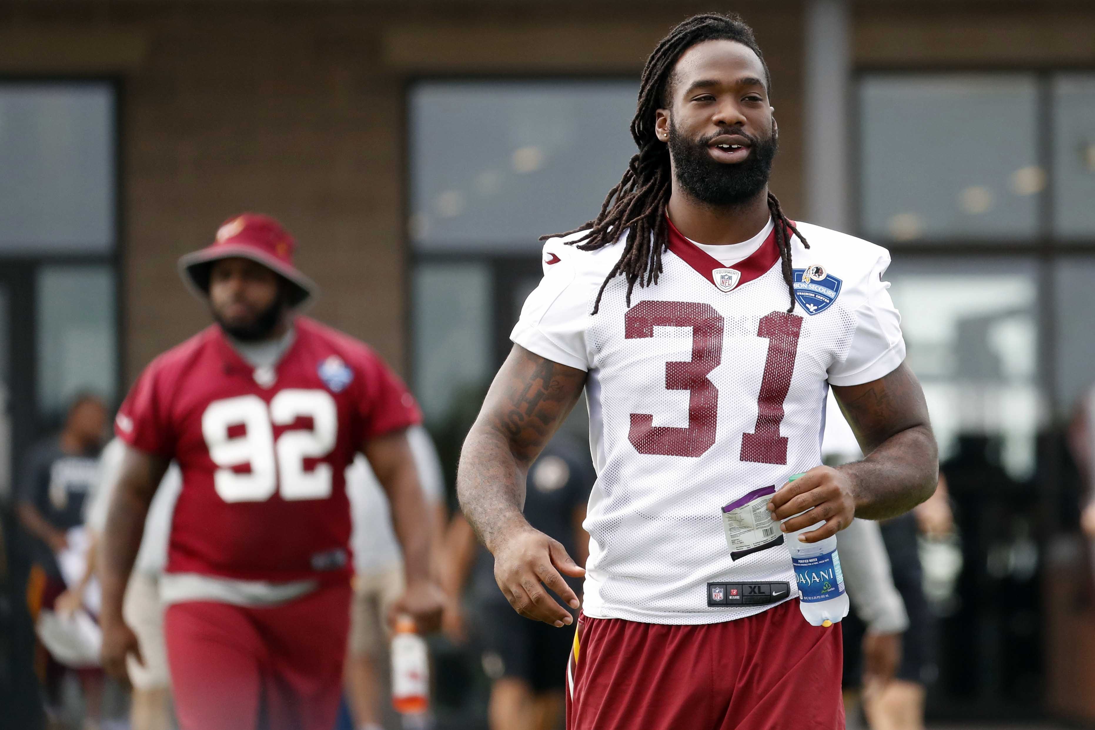 RB Matt Jones arrives at Redskins Park for minicamp