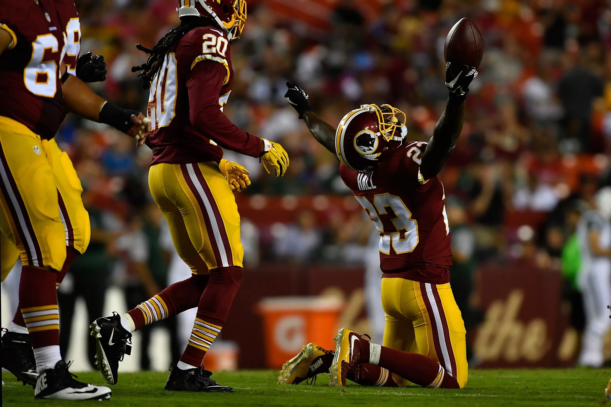 Redskins Injury Update: DeAngelo Hall activated, Jordan Reed out vs ...