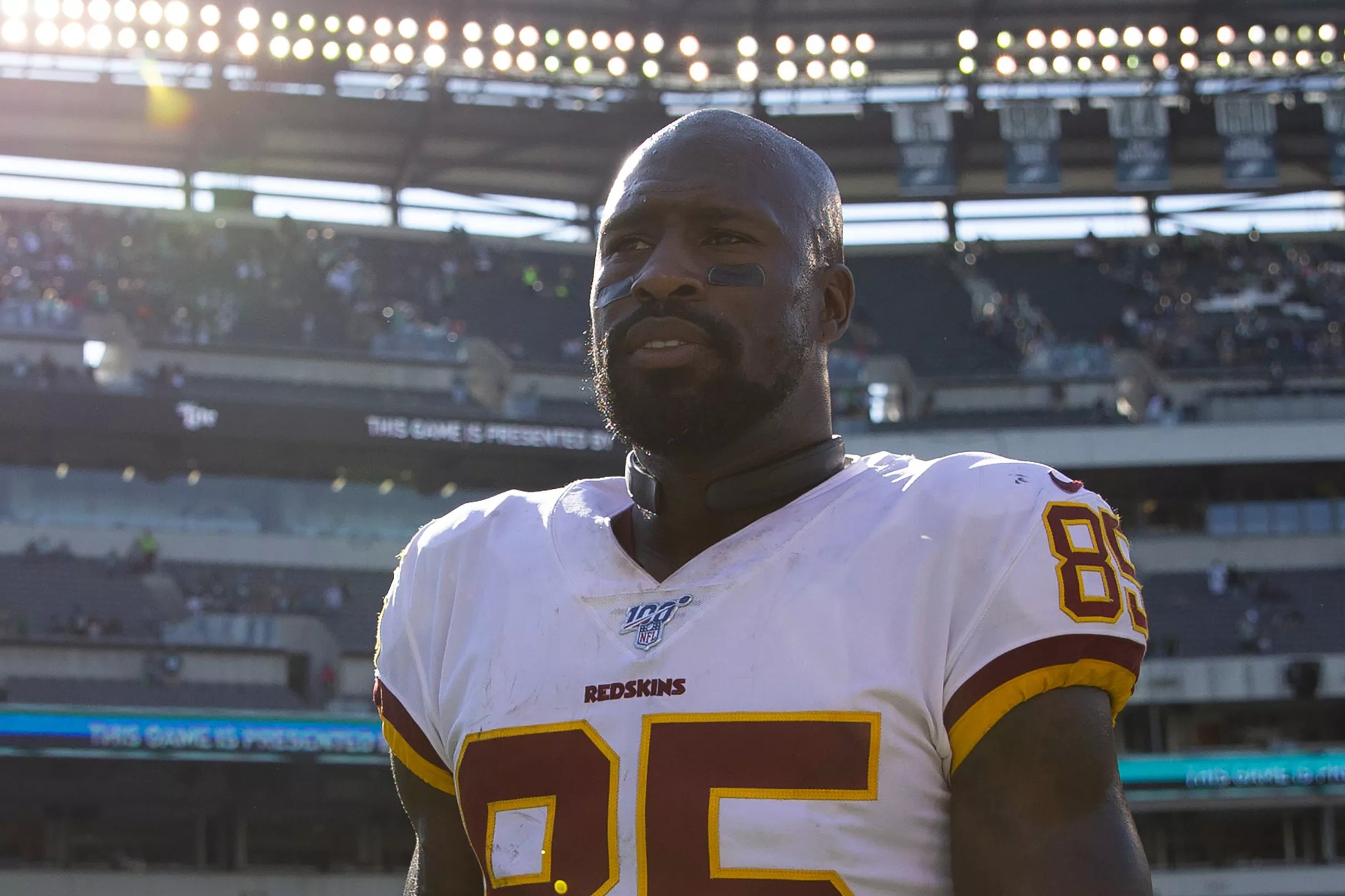 Redskins Roster Moves: Vernon Davis to IR, DE Ryan Bee signed from ...