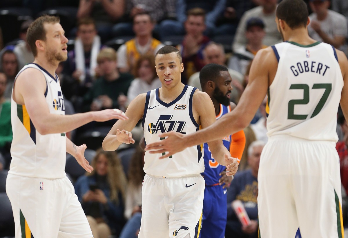 Utah Jazz players try to raise Dante Exum's spirits after latest knee ...
