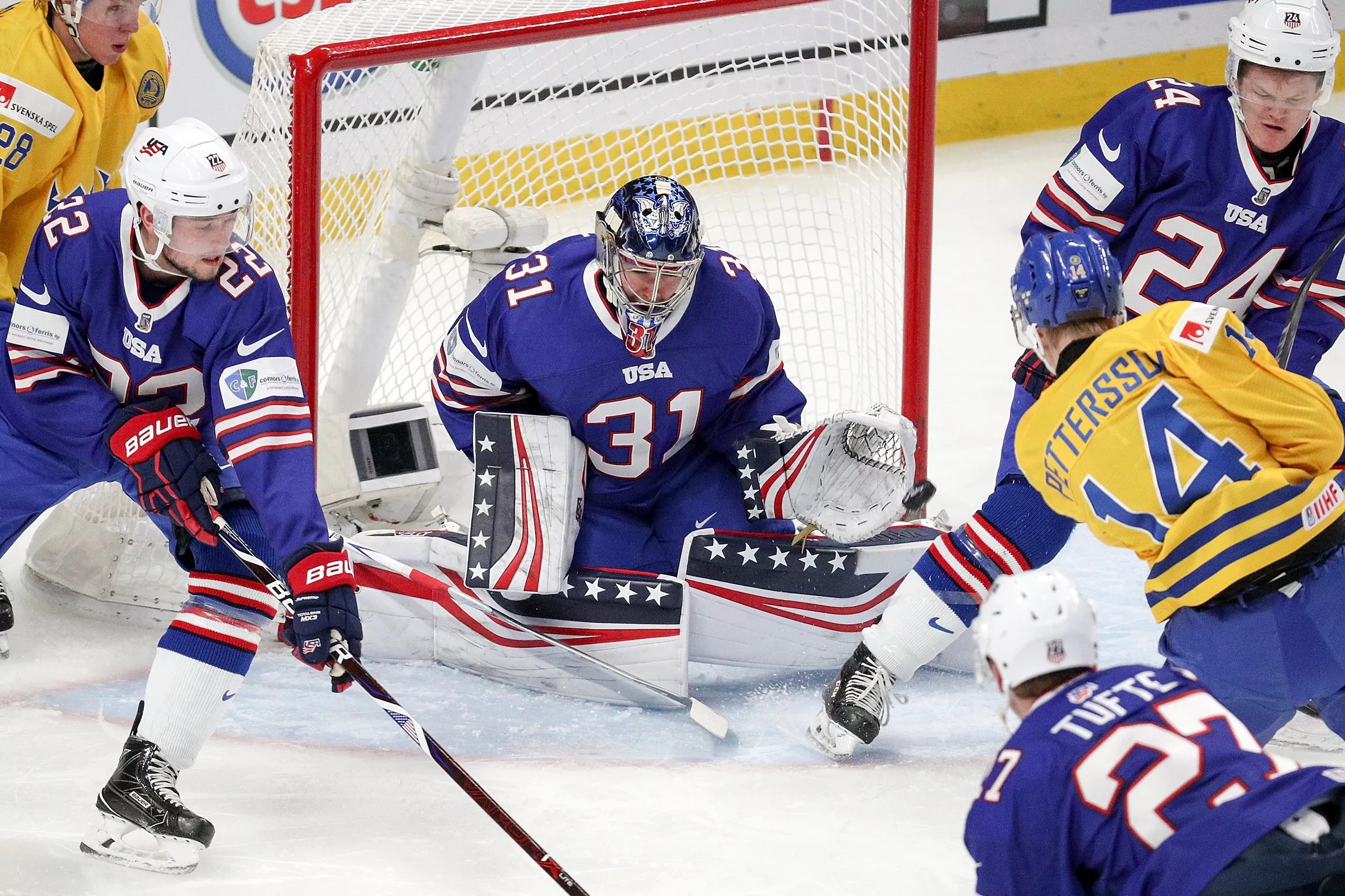 Sweden takes the USA 4-2: See Timothy Liljregren vs Joseph Woll