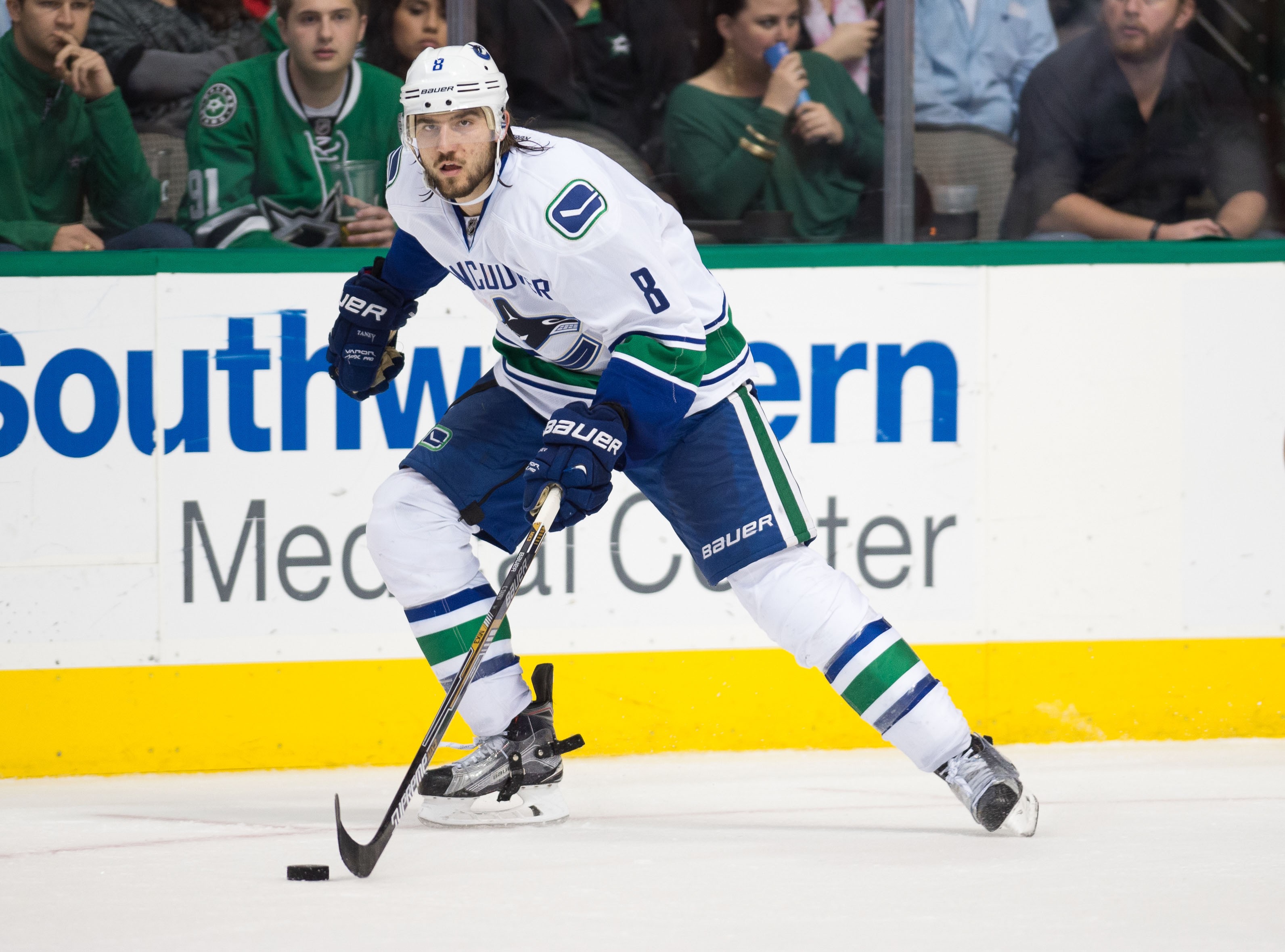 Toronto Maple Leafs: Revisiting the Chris Tanev Trade Talk