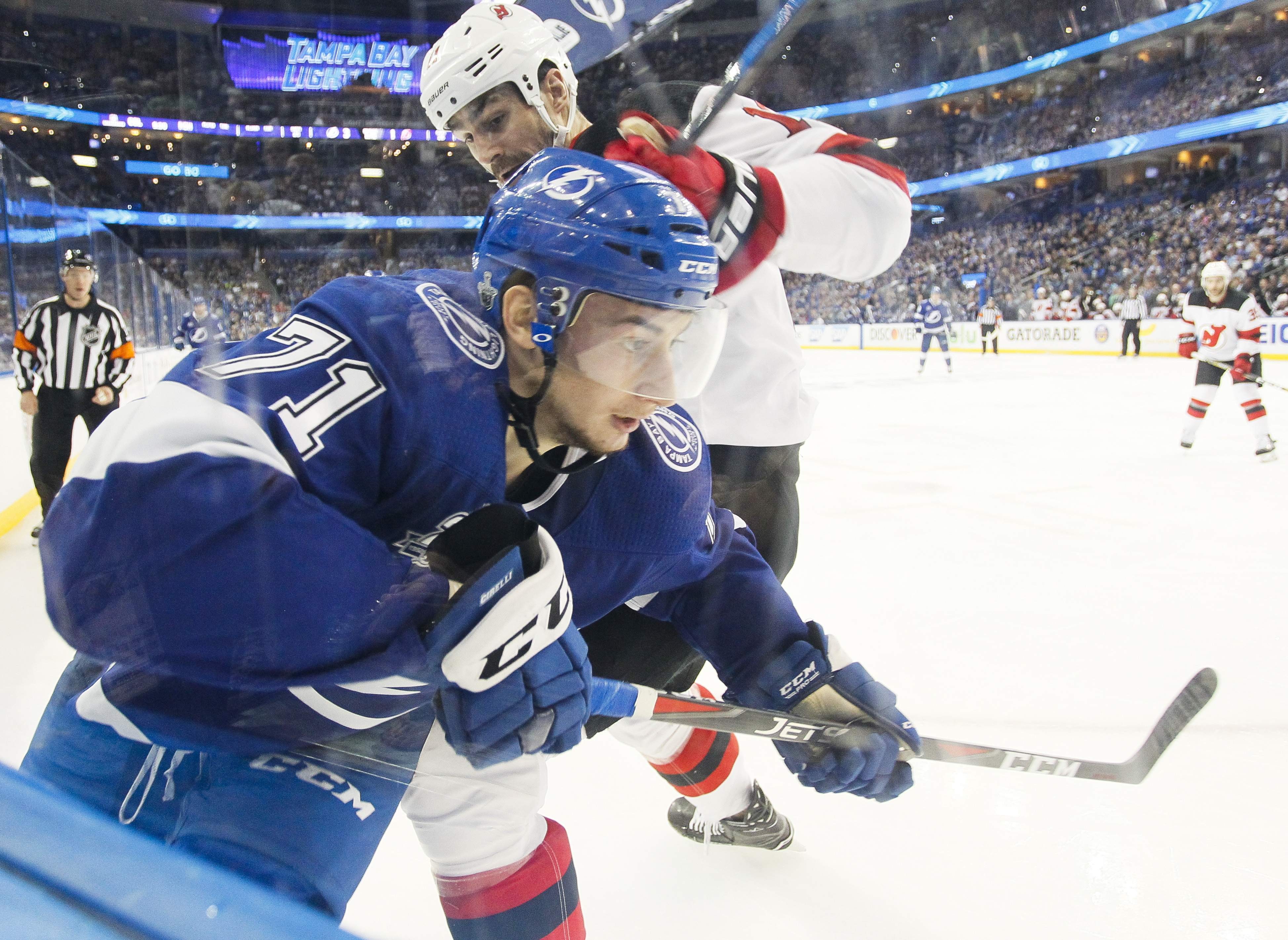 Tony Cirelli makes his playoff presence felt immediately for Lightning