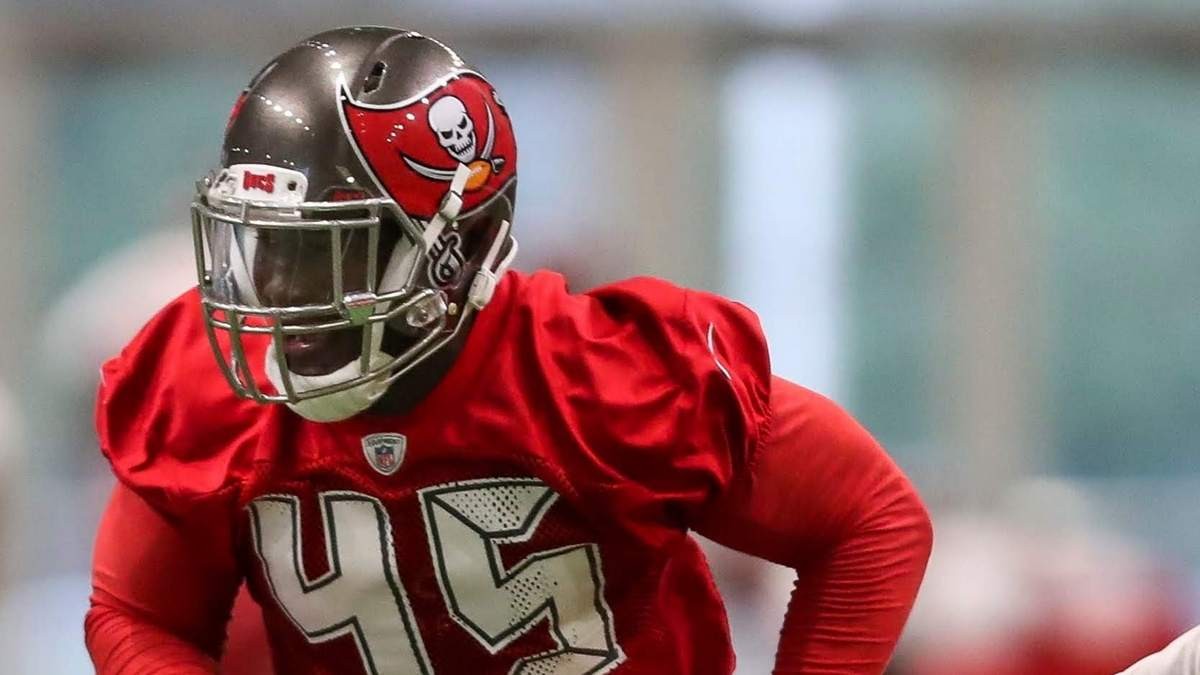 Bucs agree to terms with linebacker Devin White on eve that rookies report