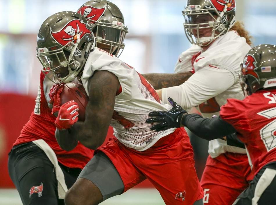 What’s wrong with Bucs rookie running back Ronald Jones?