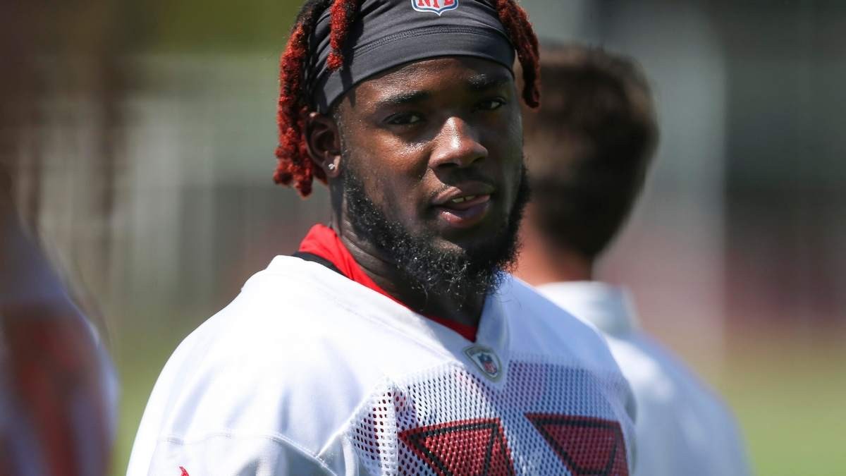 Rebuilding Ronald Jones: Bucs running back healthier, more confident ...