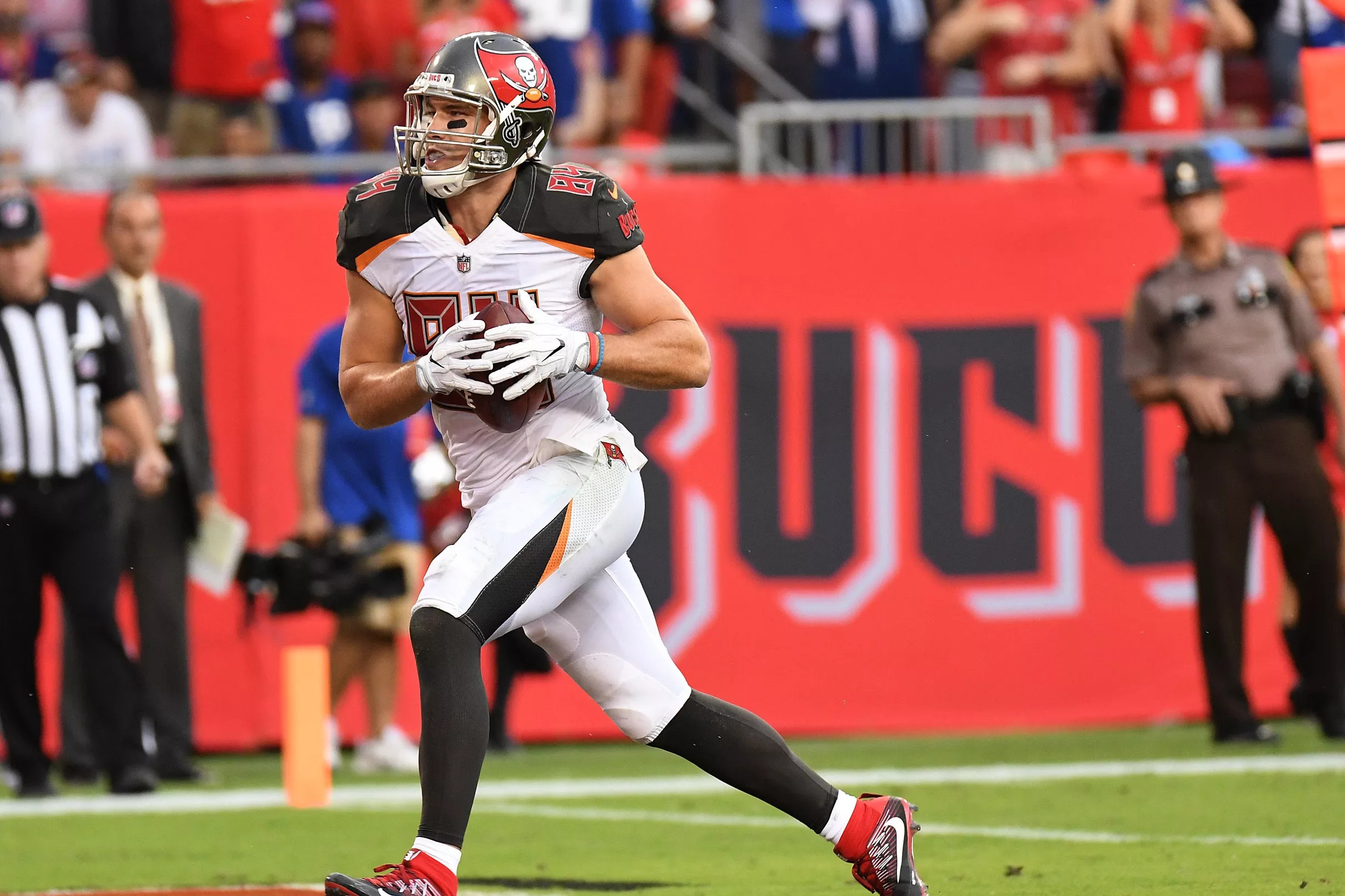 Brate agrees to a six-year deal