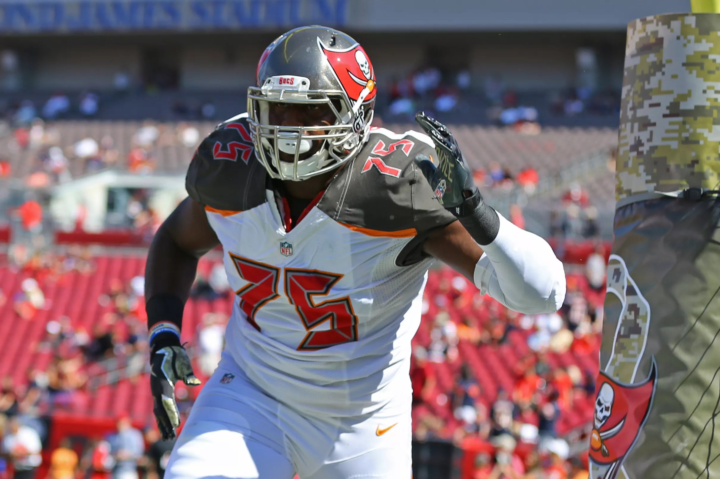 Bucs place two defensive linemen on injured reserve