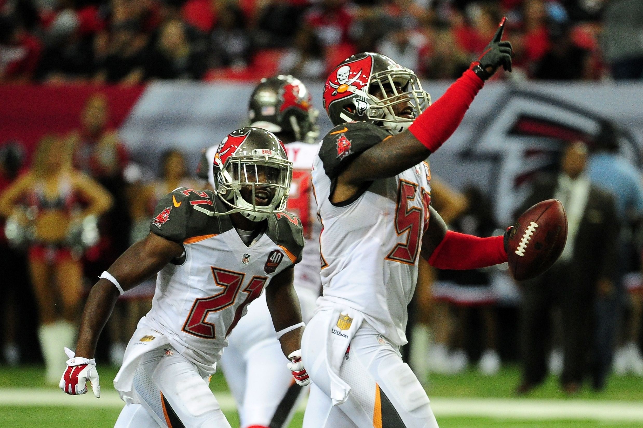 Buccaneers: Game day spotlight Falcons week 12 – Kwon Alexander