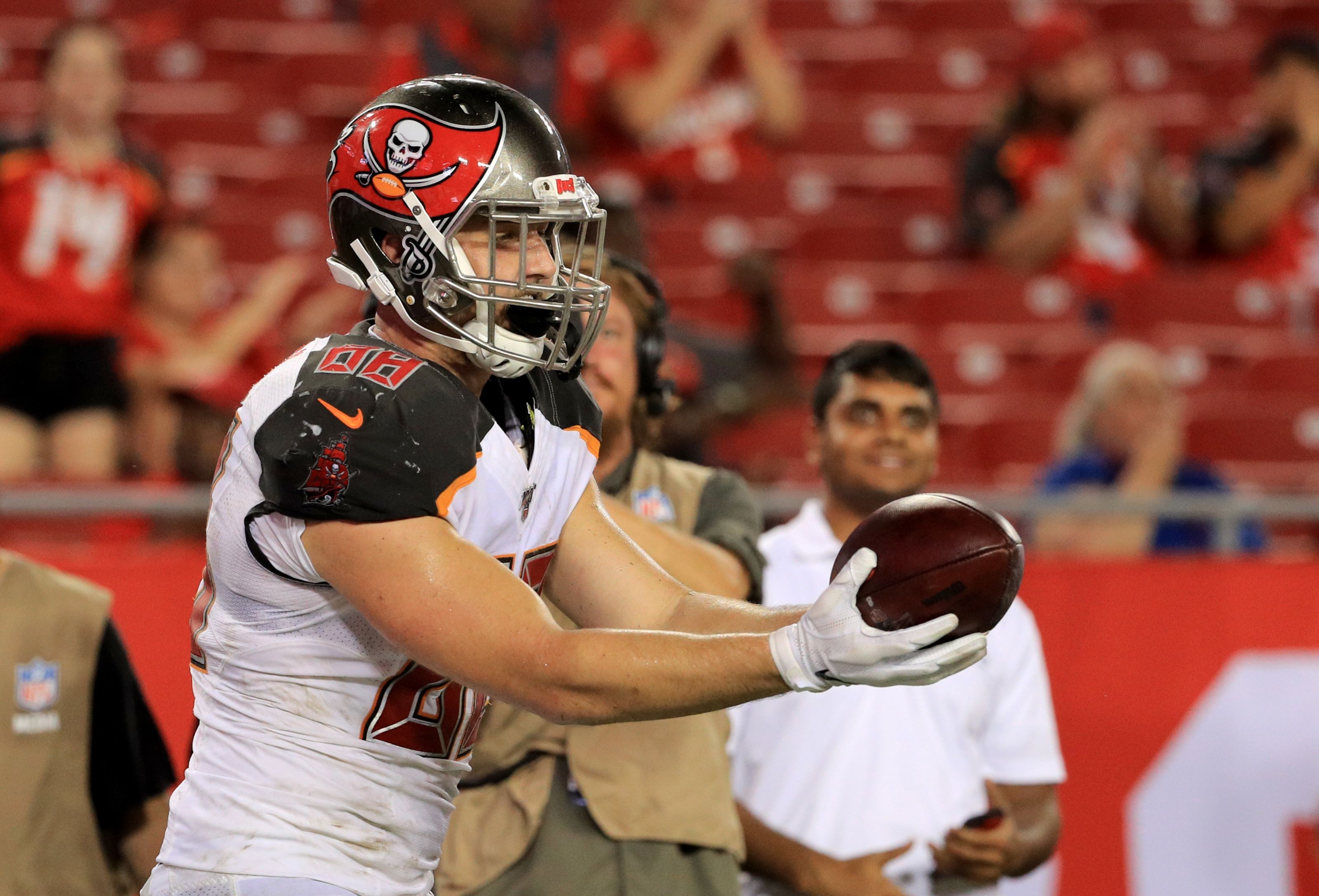 Buccaneers: Does Tanner Hudson make Cameron Brate expendable?