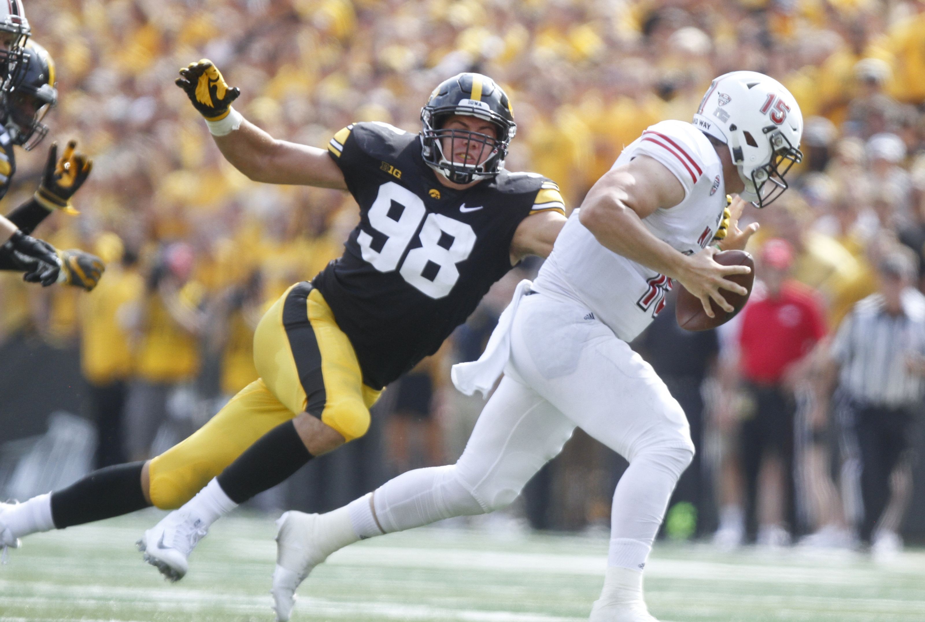 Tampa Bay Buccaneers select Iowa EDGE Anthony Nelson