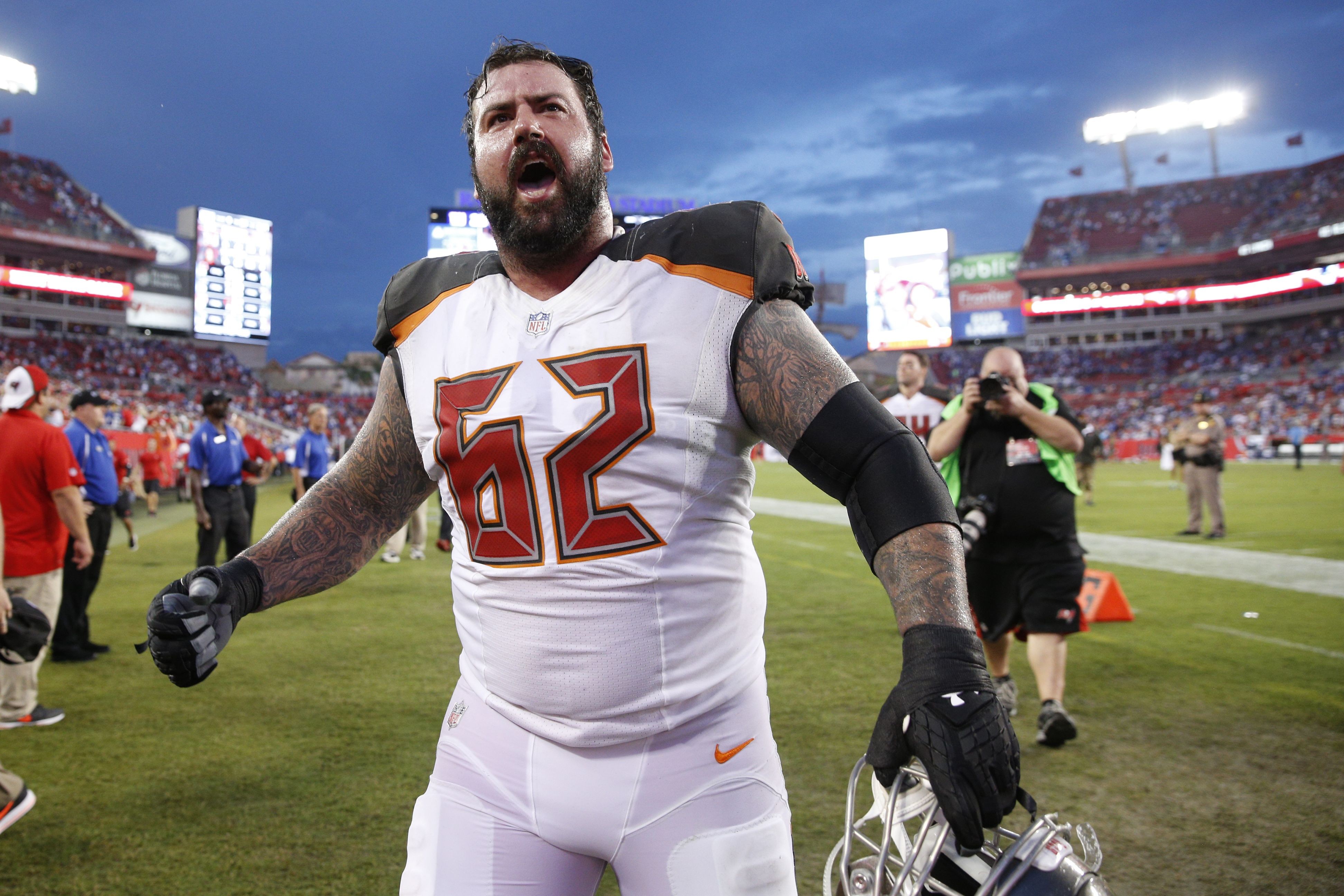 Tampa Bay Buccaneers: Evan Smith named vet most likely to be cut