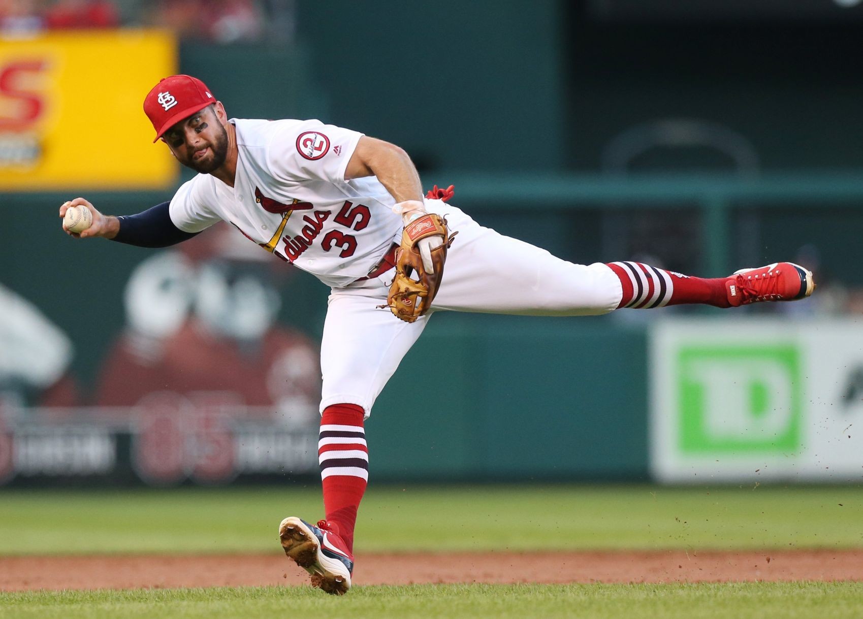 Cardinals infielder Greg Garcia claimed on waivers by San Diego