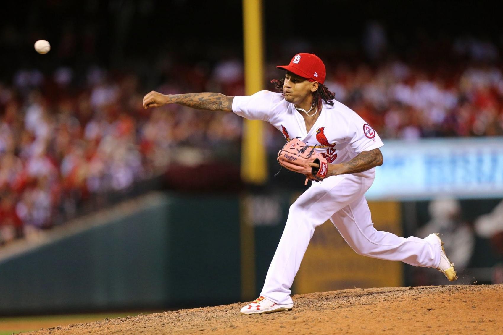 Martinez thriving in closer role for Cardinals