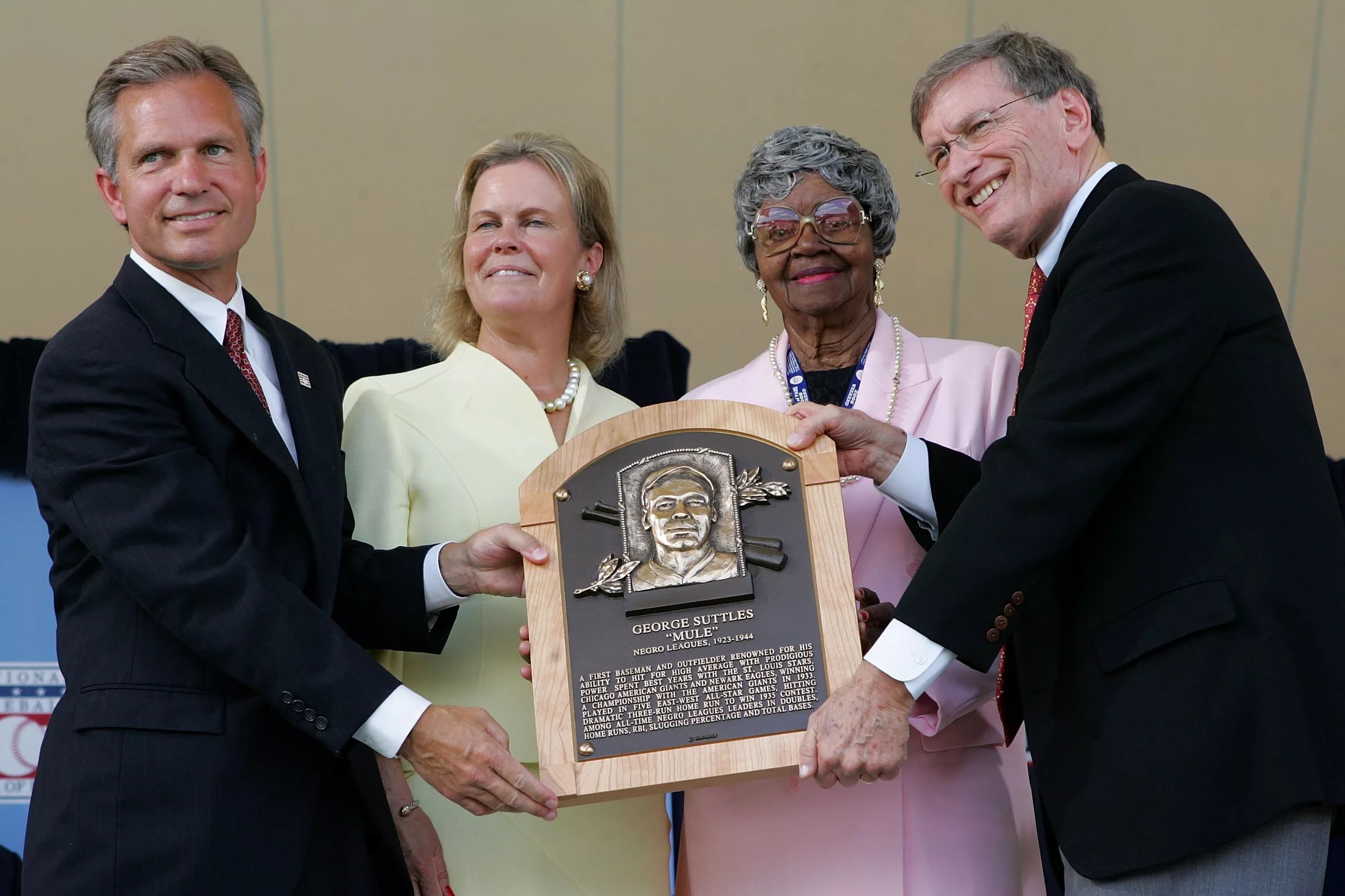 Mule Suttles deserves to be honored at Busch Stadium