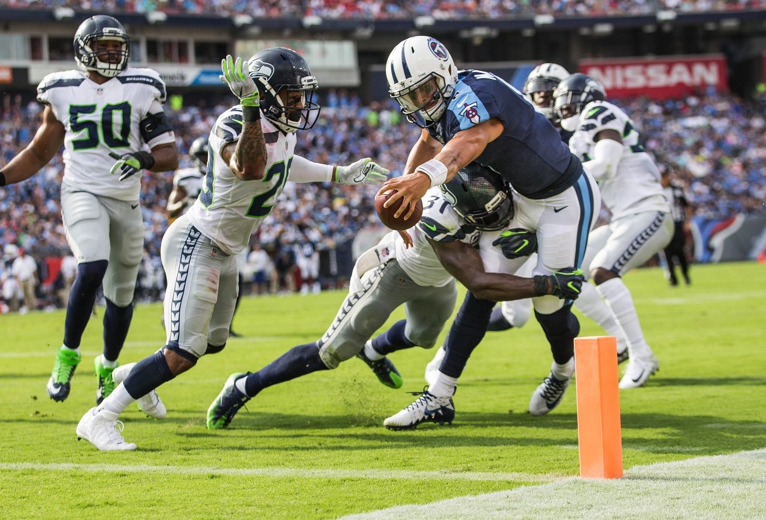 Seahawks safety Earl Thomas misses second straight practice with knee ...