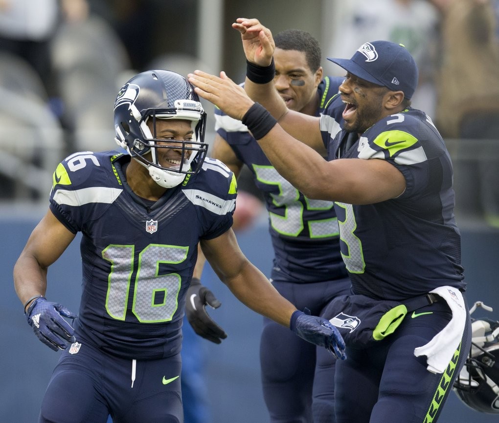 Seahawk QB Russell Wilson Wisconsin commencement speech stirs some ...